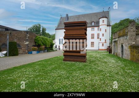 Shadow Stack sculpture made of Corten steel by Sean Scully is 4.40 ...