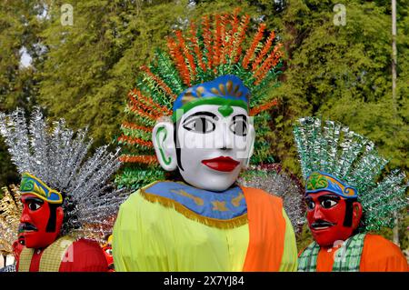 Ondel-ondel Betawi big puppet from Jakarta, Indoneesia Stock Photo - Alamy