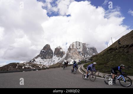 The pack rides cycles during Stage 3 of the Giro d’Italia Women, from ...