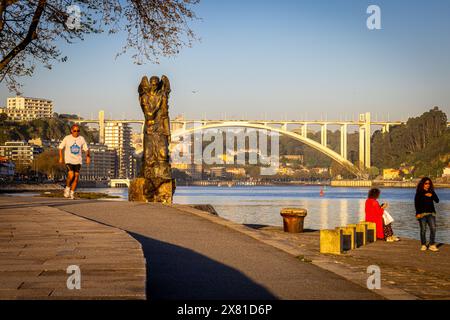 The Messenger sculpture by Irene Vilar, Foz do Douro, Porto, Portugal ...