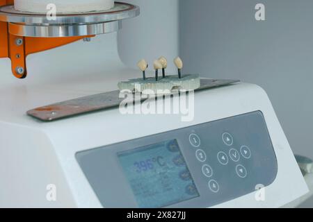 Press oven machine for denture production in the stomatology laboratory ...