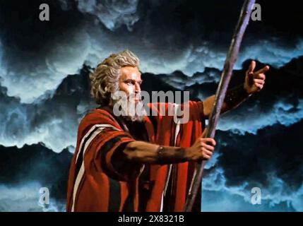 THE TEN COMMANDMENTS 1956 Paramount Pictures film with Charlton Heston ...