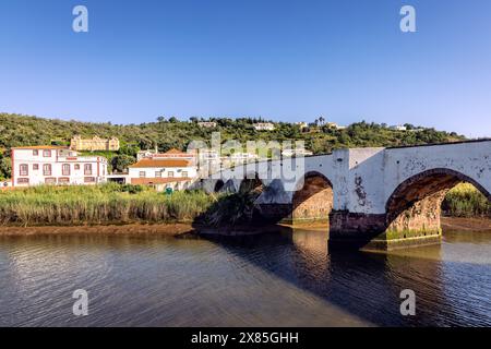 Ancient Roman bridge over Arade River in Silves, Algarve Portugal Stock ...