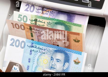 Moroccan money - dirham in the counting machine Stock Photo - Alamy