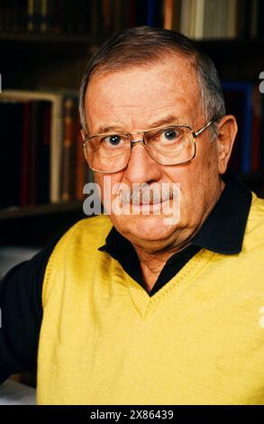 Hans Joachim Preil, deutscher Theaterautor, Regisseur, Komiker und Teil ...