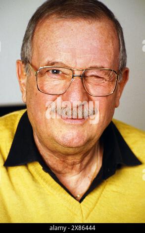 Hans Joachim Preil, deutscher Theaterautor, Regisseur, Komiker und Teil ...