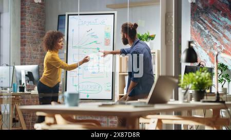 Portrait of a business team in a meeting Stock Photo - Alamy