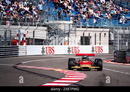 Adrian Newey (GBR) drives Lotus 49B (1968) during the qualifying ...
