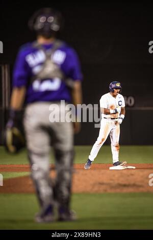 California Bears catcher Caleb Lomavita (15) flies out in the third ...