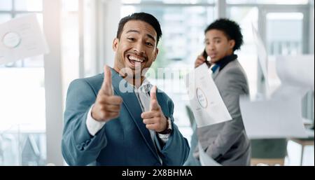 Busy frustrated businessman angry in the office Stock Photo - Alamy