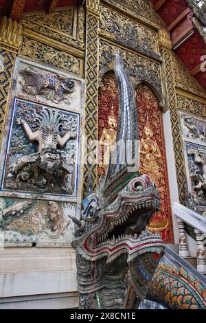 Thailand, Chiang Mai, Gate Khar Rnam Temple, dragon statue Stock Photo ...