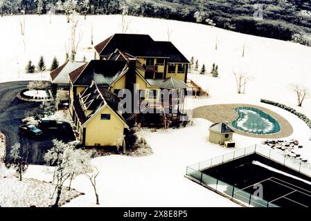 June 21, 2005 - PAT ROBERTSON'S HOUSE IN BATH COUNTY , VARGINIA , HOT ...