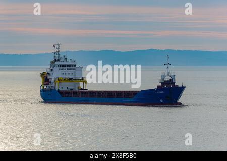 General cargo vessel Kerda heading for port Stock Photo - Alamy