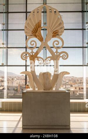 The floral akroterion crowning the ridge of the Parthenon pediment ...