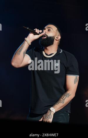 Singer Eladio Carrion performs during the fifth night of the Viña del ...