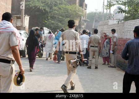 GURUGRAM, INDIA - MAY 25: Police and CISF force deployed in polling ...