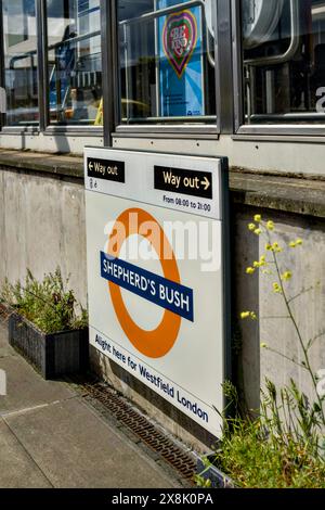 Shepherd's Bush Overground train station Stock Photo - Alamy
