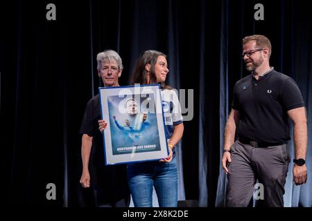 26 May 2024, Berlin: Kerstin (l-r), mother of former and suddenly ...