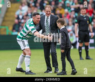 Former Celtic player Murdo MacLeod (left) before the Scottish Gas Men's ...