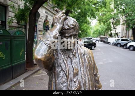 Bronze statue of actor Peter Falk as his most famous character police ...