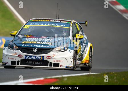 Aron Taylor-Smith 40 Power Maxed Racing FP1 during the BTCC at Thruxton ...