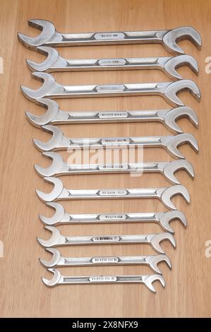 Used Snap-on Open-End 4-way Angle-head Wrenches Stock Photo - Alamy