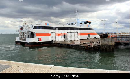 LISBONENSE ferry boat berthed at Cacilhas, starboard view, Almada ...
