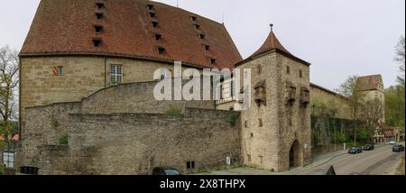 Crailsheim Tor in the medieval old town, Schwaebisch Hall, Franconia ...