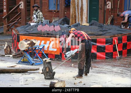 Comedy wood carving, Great Alaskan Lumberjack Show, Ketchikan ...
