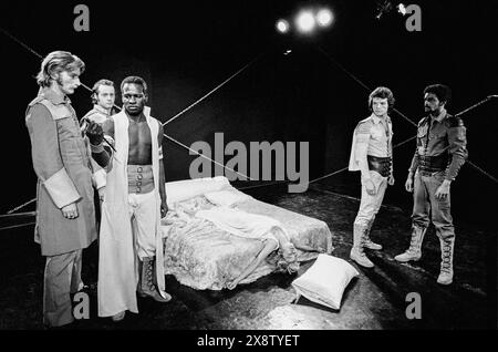 Rudolph Walker (Othello), Judy Geeson (Desdemona) in OTHELLO by ...