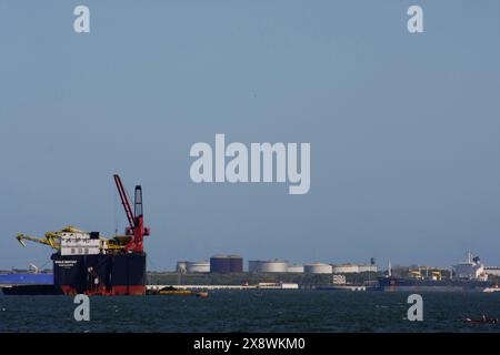 Puerto Miranda, Venezuela. 28-01-2009 Oil tanker ships are seen in the ...