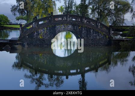 Bridge reflection in the water, Hilo, Hawaii Stock Photo - Alamy
