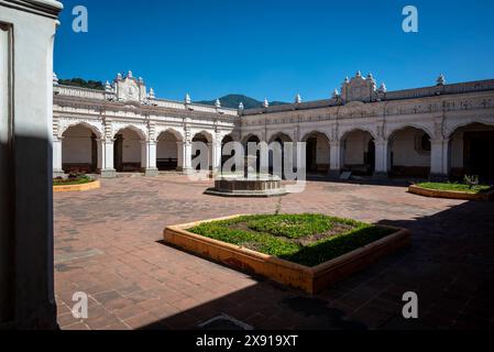 Atrium of the Museo Colonial, Colonial Museum, Antigua, Guatemala Stock ...