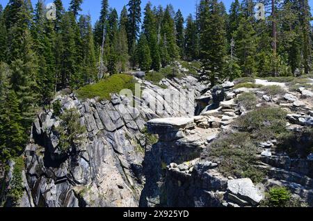 Giant Fissures, Taft Point, Yosemite National Park, California, USA ...