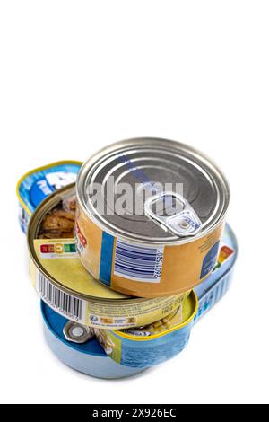 Stacked cans of preserved fish Fish cans 016438 002 Stock Photo - Alamy