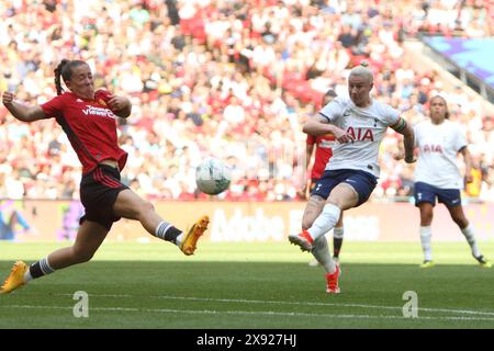 LONDON, ENGLAND - Bethany England of Tottenham Hotspur Women in action ...