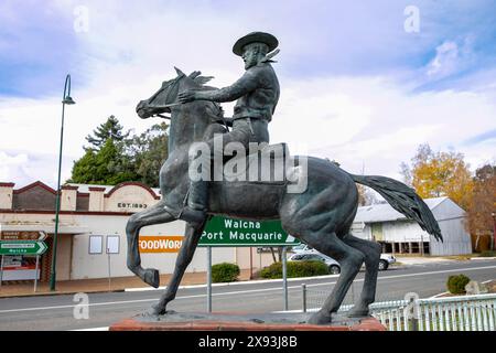 Captain Thunderbolt sculpture in Uralla, unveiled in 1988 , Frederick ...