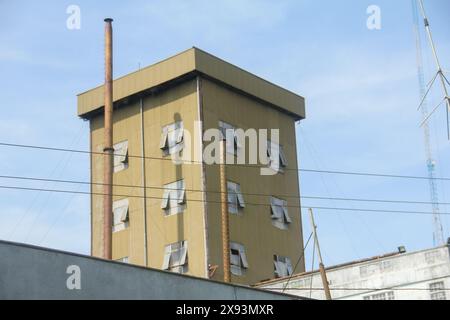 Palm oil factory building that manages and produces crude palm oil in ...