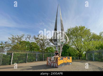 Observation platform, Flak Tower, Humboldthain Park, Gesundbrunnen ...