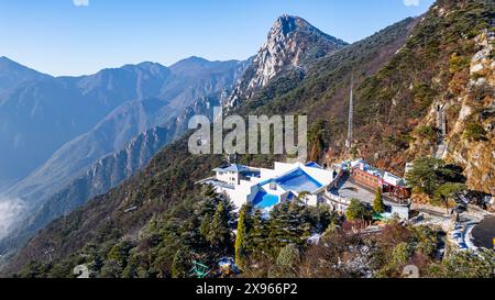 Aerial of Hanpo Pass, Mount Lu Lushan, UNESCO World Heritage Site ...