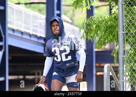 New England Patriots safety Jaylinn Hawkins (21) celebrates an ...