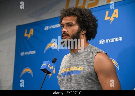 Los Angeles Chargers linebacker Troy Dye (43) walks the sideline before ...