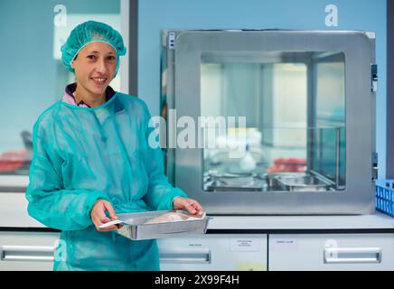 SAS window, Preparation of drugs, Clean room, Pharmacy, Hospital ...