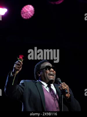 Iconic soul singer Al Green performing live Stock Photo - Alamy