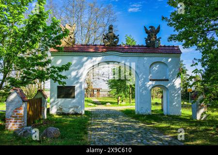 Robber baron's gate at Klinger See, Wiesengrund, Brandenburg, Germany ...