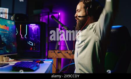 Gamer winning after destroying all enemy spacecrafts and finishing last ...