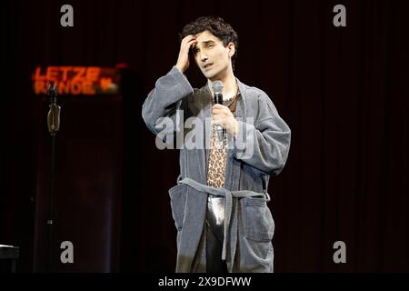 Uraufführung, CIAO, Von und mit Emre AksÄzoÄülu, Knut Berger, Jonas ...