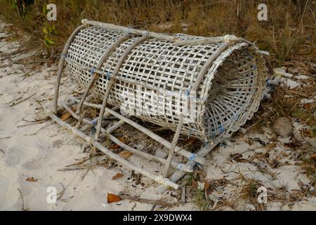 Indonesia Alor Island - Traditional handmade fish trap Stock Photo - Alamy