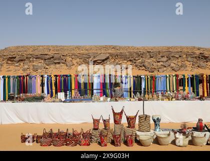Souvenir stall in the desert at Taghit in Western Algeria Stock Photo ...