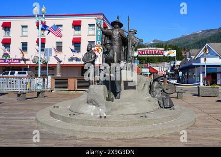 "The Rock" bronze sculpture representing the pioneers who settled in ...